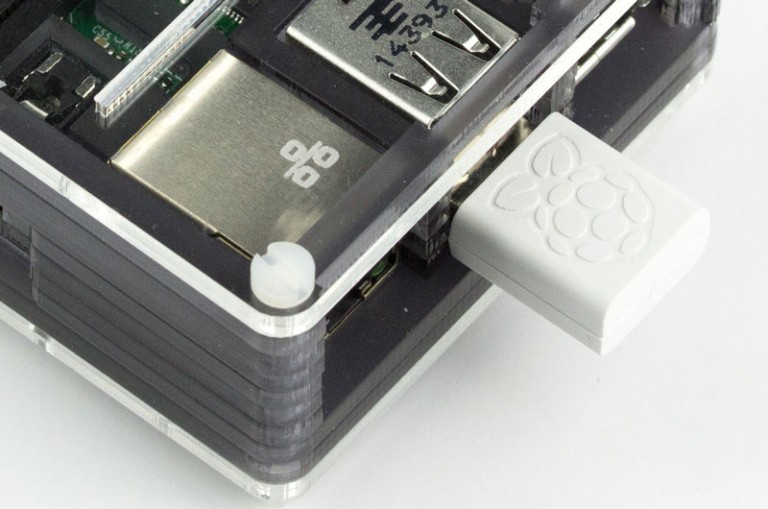 The official Raspberry Pi’s accessories from the Foundation – Howto ...